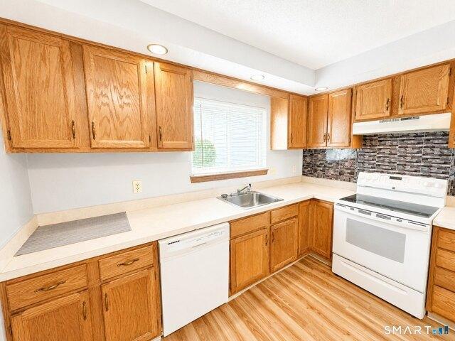 house with 2 bedroom, Torrington CT ES104265661