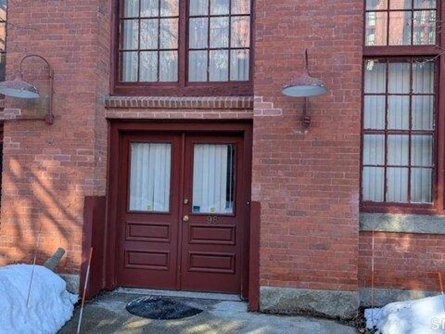 house with 2 bedroom, Torrington CT ES104266486