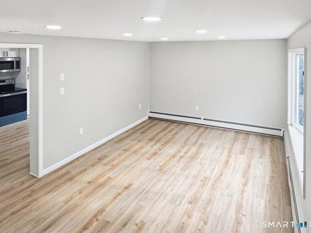 house with 2 bedroom, Torrington CT ES104266552
