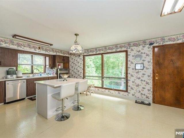 house with 2 bedroom, Totowa NJ DS102798827