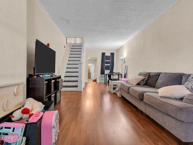 house with 2 bedroom, Trenton NJ DLS102560975