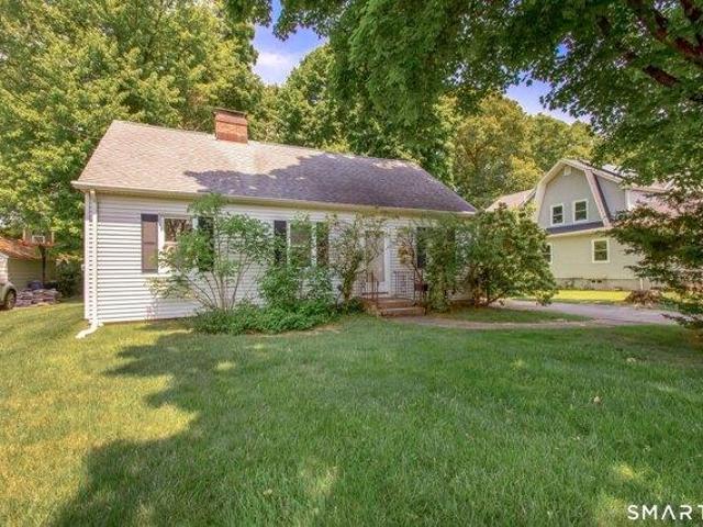 house with 2 bedroom, Trumbull CT DS103436512