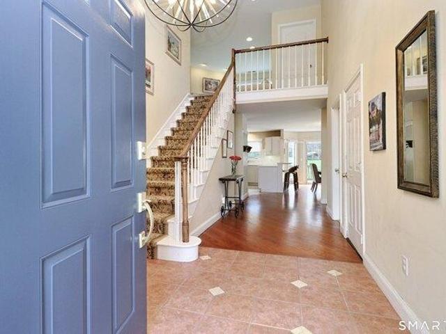house with 2 bedroom, Trumbull CT ES102826964