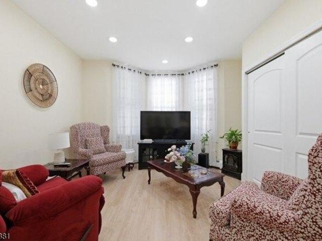 house with 2 bedroom, Union City NJ ES104149905