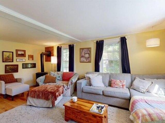 house with 2 bedroom, Vergennes VT ES103436565