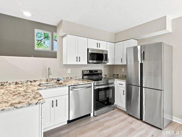 house with 2 bedroom, Vernon CT DS104116279