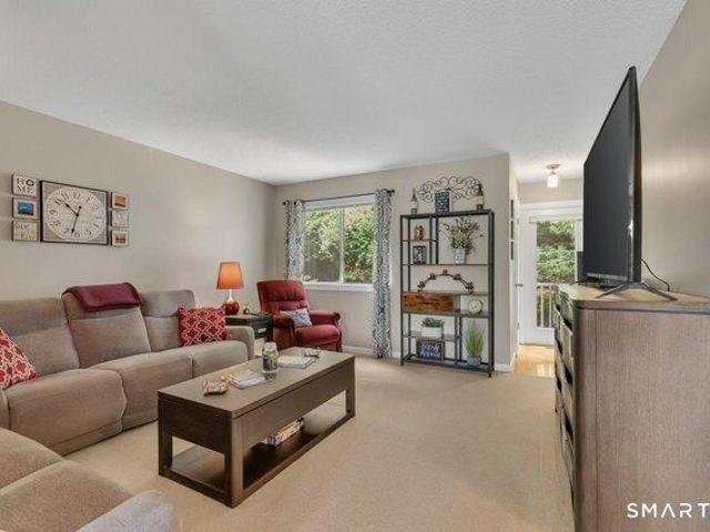 house with 2 bedroom, Vernon CT ES104298206