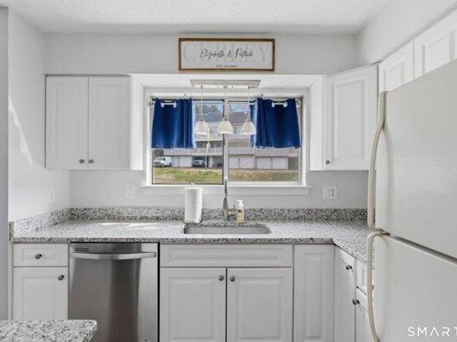 house with 2 bedroom, Wallingford CT DS102762575