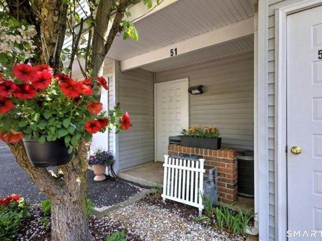house with 2 bedroom, Wallingford CT ES104192777