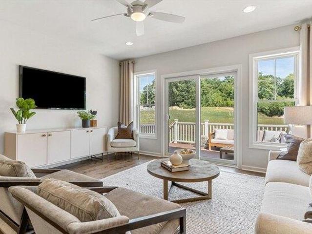 house with 2 bedroom, Walpole MA DS103808734