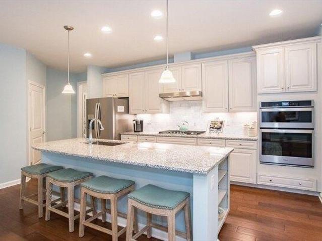house with 2 bedroom, Walpole MA ES104410925