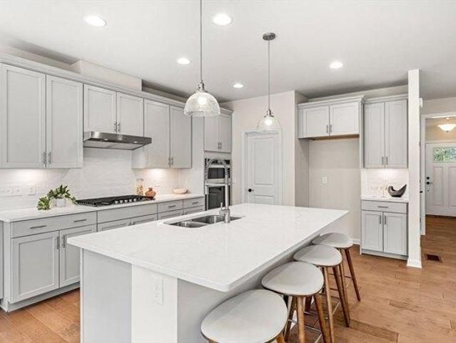 house with 2 bedroom, Walpole MA ES104480177