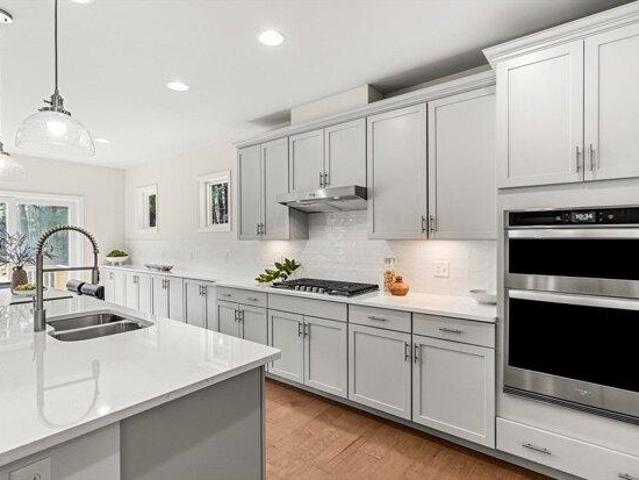 house with 2 bedroom, Walpole MA ES103807818