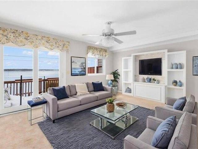 house with 2 bedroom, Warwick RI DLS101575828