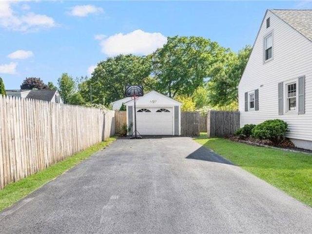 house with 2 bedroom, Warwick RI DS104079004