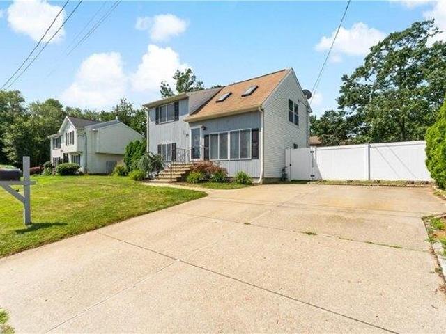 house with 2 bedroom, Warwick RI DS104237439