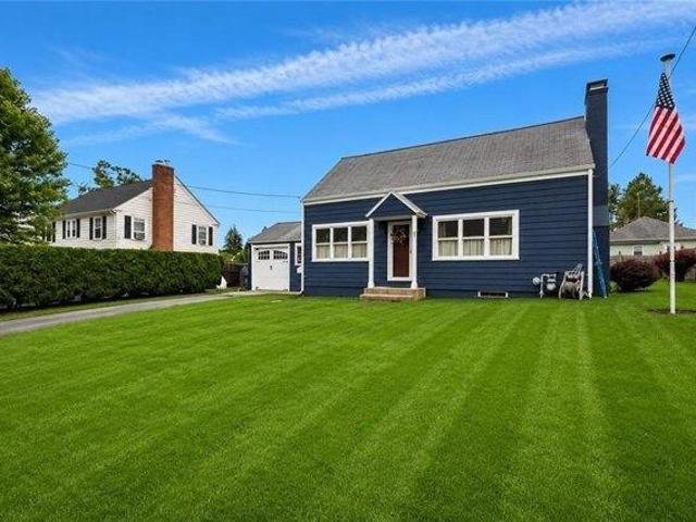 house with 2 bedroom, Warwick RI DS104297543