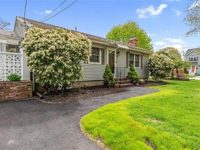 house with 2 bedroom, Warwick RI DS102594782