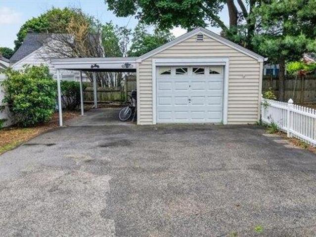 house with 2 bedroom, Warwick RI ES104149430