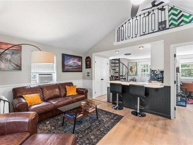 house with 2 bedroom, Warwick RI ES104407462