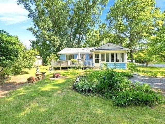 house with 2 bedroom, Warwick RI ES105117623
