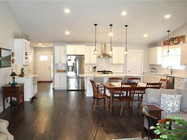 house with 2 bedroom, Warwick RI ES105156987