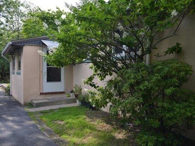 house with 2 bedroom, Warwick RI ES105232655