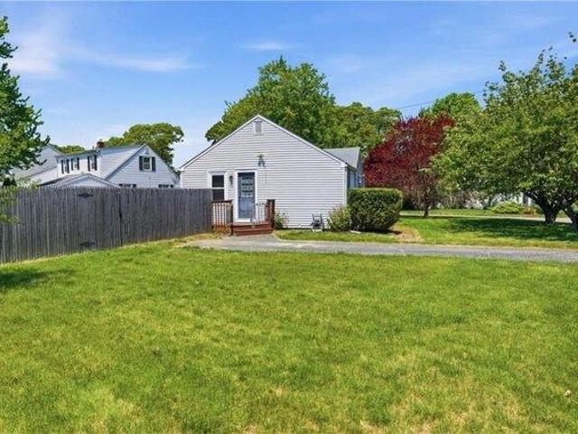 house with 2 bedroom, Warwick RI ES102825226