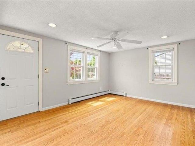 house with 2 bedroom, Warwick RI ES103098869