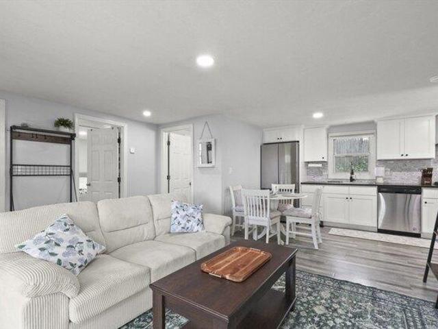 house with 2 bedroom, Wareham MA ES103439200