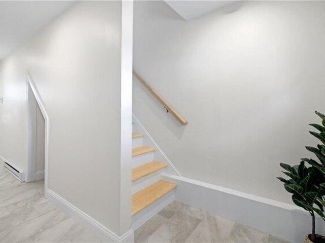 house with 2 bedroom, Warren RI ES104541789