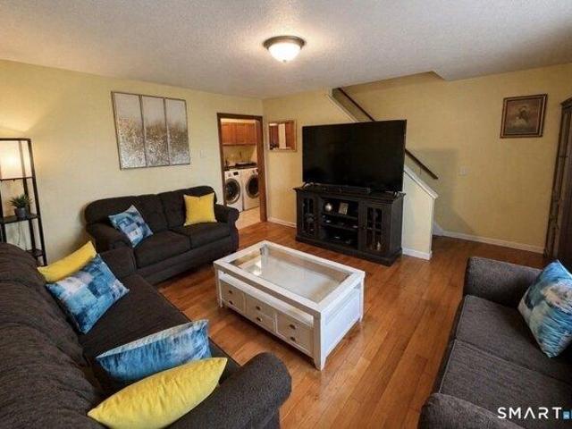 house with 2 bedroom, Waterbury CT DLS102798576