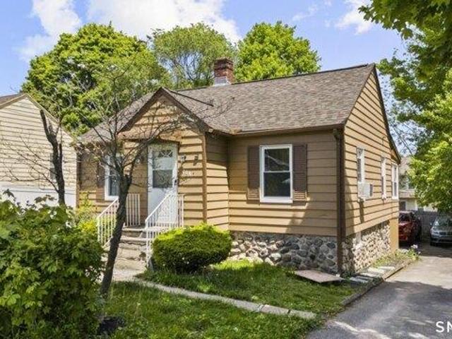 house with 2 bedroom, Waterbury CT DLS103071669
