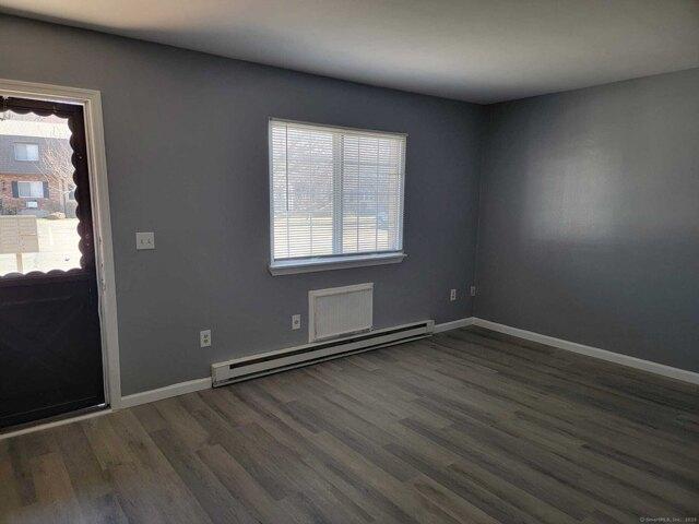 house with 2 bedroom, Waterbury CT DS89410822