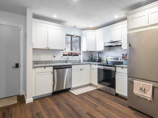 house with 2 bedroom, Waterbury CT DS93106605