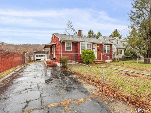 house with 2 bedroom, Waterbury CT DS102585907
