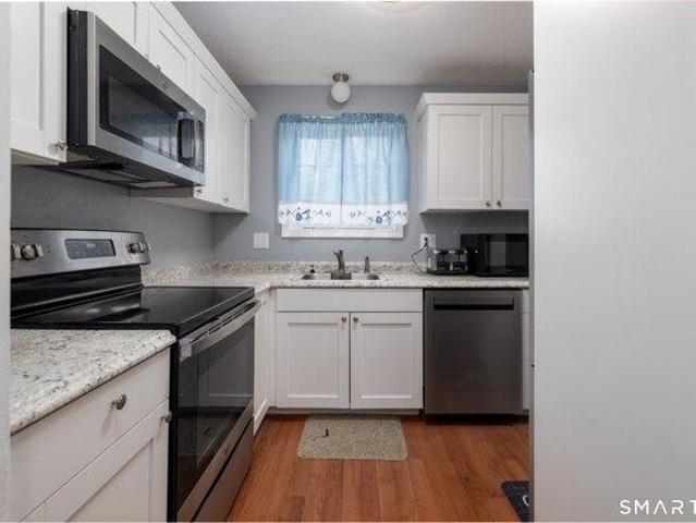 house with 2 bedroom, Waterbury CT DS102724502