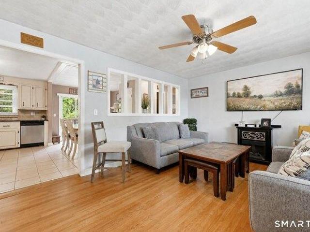 house with 2 bedroom, Waterbury CT DS104442915