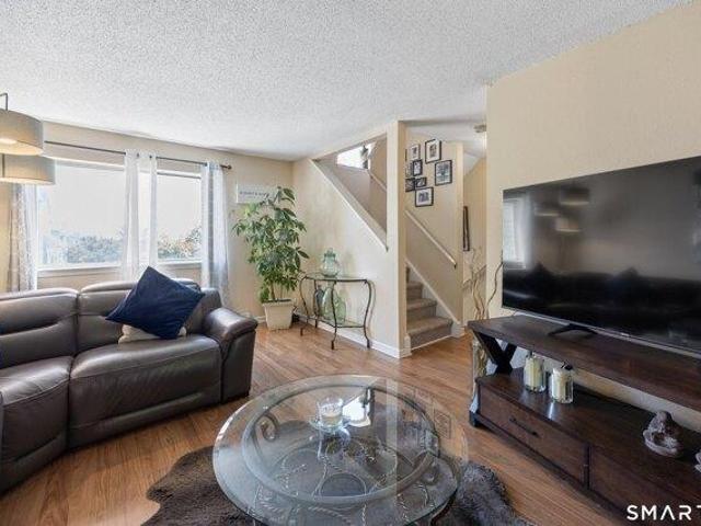 house with 2 bedroom, Waterbury CT DS104481271