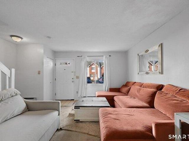 house with 2 bedroom, Waterbury CT ES102827535