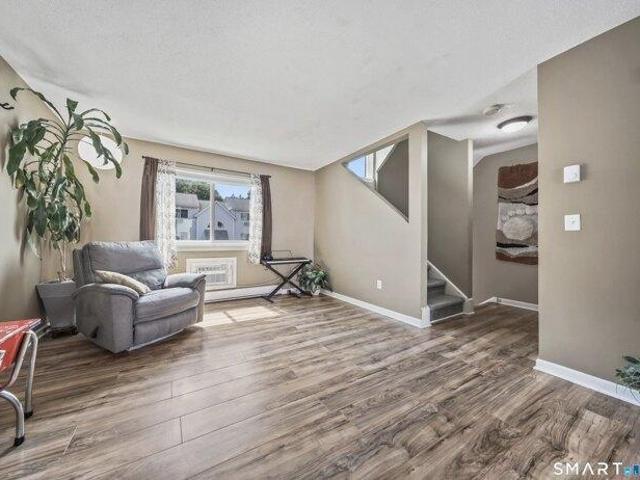 house with 2 bedroom, Waterbury CT ES102828170