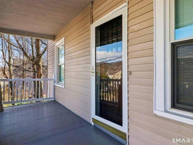 house with 2 bedroom, Waterbury CT ES103158961