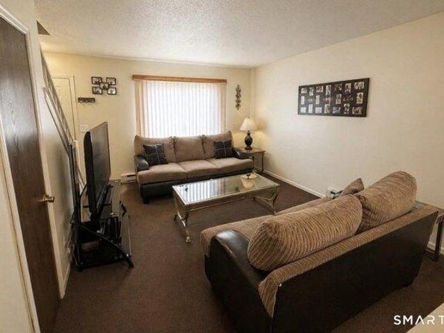 house with 2 bedroom, Waterbury CT ES104482389