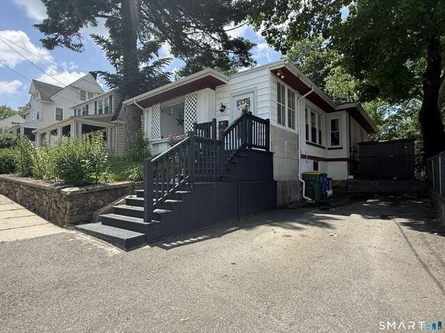 house with 2 bedroom, Waterbury CT ES104759471