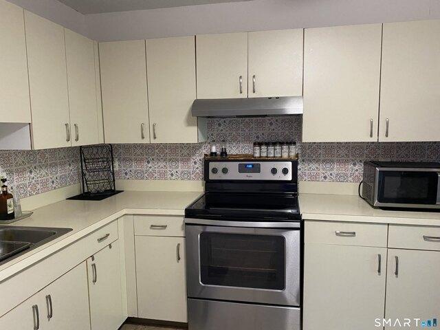 house with 2 bedroom, Waterbury CT ES104759541
