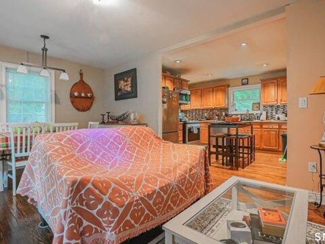 house with 2 bedroom, Waterbury CT ES104760232