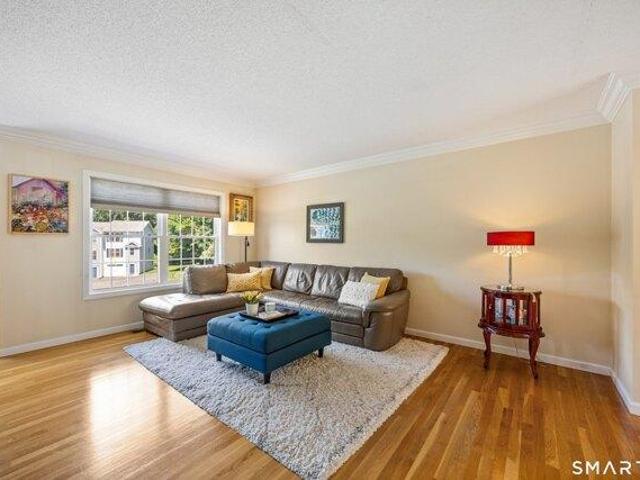 house with 2 bedroom, Waterbury CT ES104809840