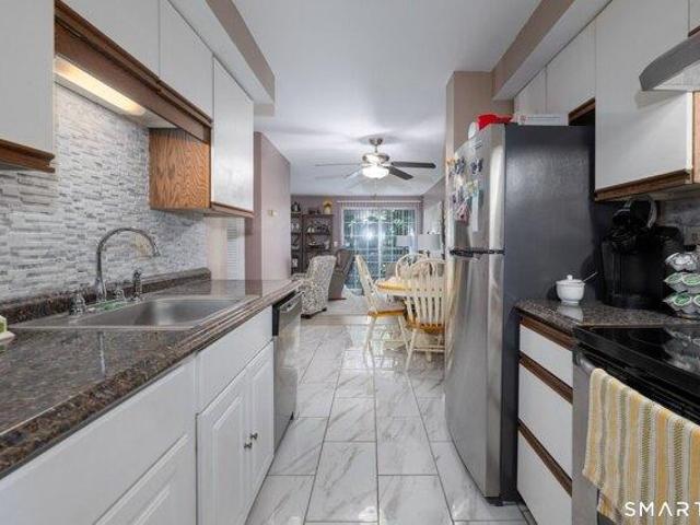 house with 2 bedroom, Waterbury CT ES104833745