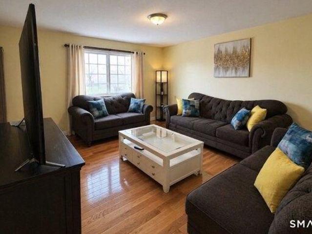 house with 2 bedroom, Waterbury CT ES104853180