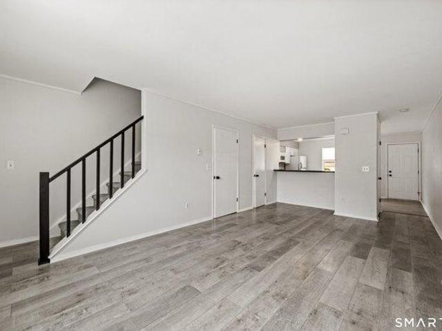 house with 2 bedroom, Waterbury CT ES104909532